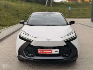 Белый Тойота C-HR 2025 в Вильнюс, объемом двигателя 2.00 л и пробегом 15 тыс. км за 33500 €, фото 3 на AUTOMOTO.COM.LV
