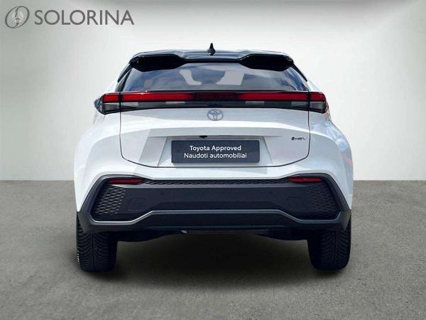 White Toyota C-HR 2025 in Klaipeda, with an engine capacity of 0.00 L and mileage of 39 thousand km for 26500 €, photo 4 on AUTOMOTO.COM.LV