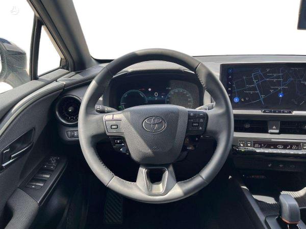 White Toyota C-HR 2025 in Klaipeda, with an engine capacity of 0.00 L and mileage of 39 thousand km for 26500 €, photo 9 on AUTOMOTO.COM.LV