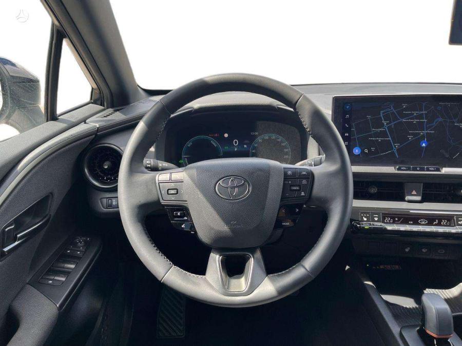 White Toyota C-HR 2025 in Klaipeda, with an engine capacity of 0.00 L and mileage of 39 thousand km for 26500 €, photo 10 on AUTOMOTO.COM.LV