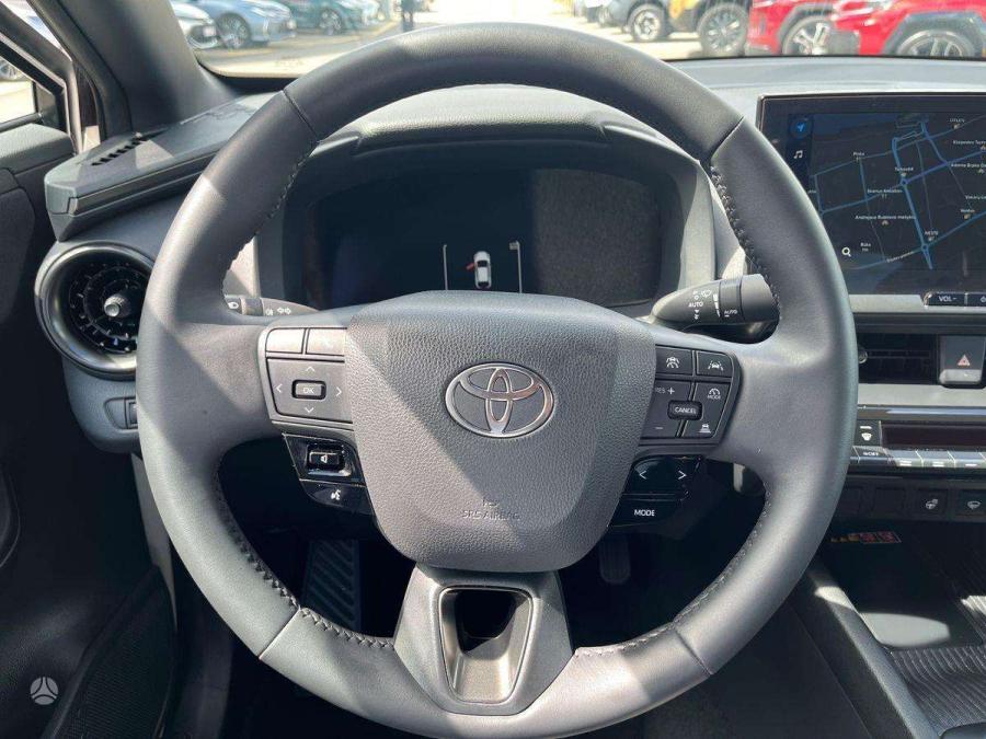 White Toyota C-HR 2025 in Klaipeda, with an engine capacity of 0.00 L and mileage of 39 thousand km for 26500 €, photo 13 on AUTOMOTO.COM.LV