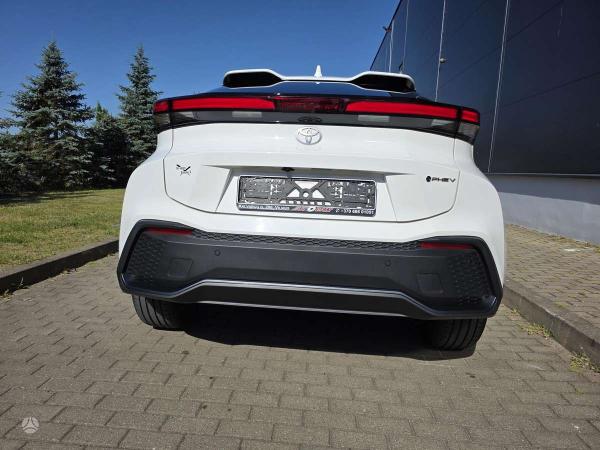 Белый Тойота C-HR 2025 в Вильнюс, объемом двигателя 1.99 л и пробегом 24 тыс. км за 29000 €, фото 6 на AUTOMOTO.COM.LV