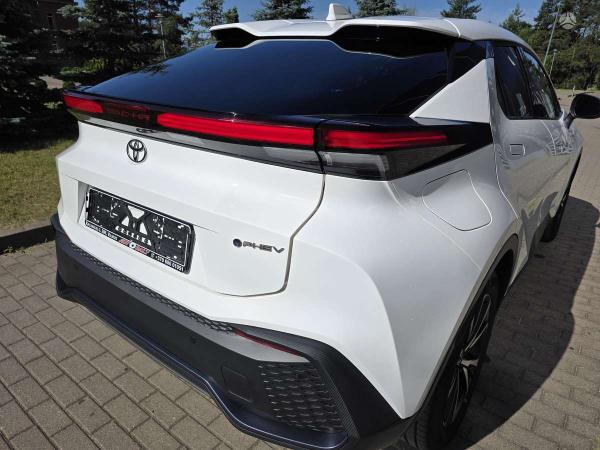 Белый Тойота C-HR 2025 в Вильнюс, объемом двигателя 1.99 л и пробегом 24 тыс. км за 29000 €, фото 10 на AUTOMOTO.COM.LV