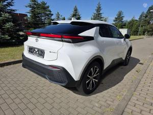 Balts Toyota C-HR 2025 Viļņa, ar dzinēja tilpumu 1.99 L un nobraukumu 24 tūkst. km par 29000 €, foto 6 vietnē AUTOMOTO.COM.LV