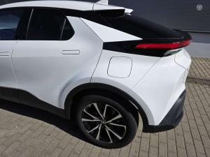 Balts Toyota C-HR 2025 Viļņa, ar dzinēja tilpumu 1.99 L un nobraukumu 24 tūkst. km par 29000 €, foto 14 vietnē AUTOMOTO.COM.LV