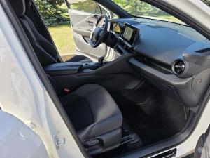 Balts Toyota C-HR 2025 Viļņa, ar dzinēja tilpumu 1.99 L un nobraukumu 24 tūkst. km par 29000 €, foto 17 vietnē AUTOMOTO.COM.LV
