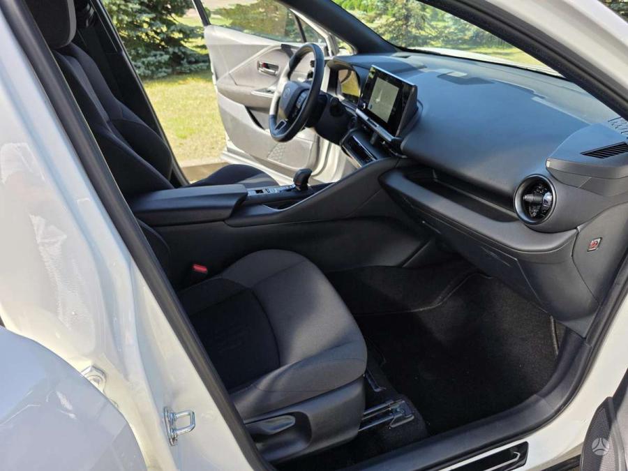 Balts Toyota C-HR 2025 Viļņa, ar dzinēja tilpumu 1.99 L un nobraukumu 24 tūkst. km par 29000 €, foto 17 vietnē AUTOMOTO.COM.LV