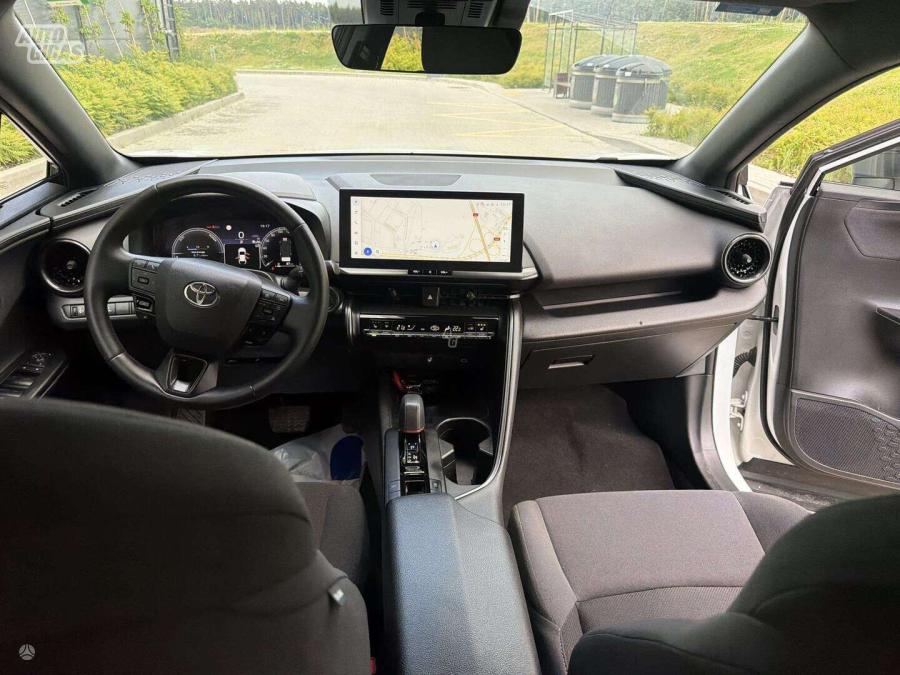 Balts Toyota C-HR 2025 Viļņa, ar dzinēja tilpumu 2.00 L un nobraukumu 8 tūkst. km par 32900 €, foto 23 vietnē AUTOMOTO.COM.LV