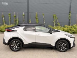 Balts Toyota C-HR 2025 Viļņa, ar dzinēja tilpumu 2.00 L un nobraukumu 15 tūkst. km par 33500 €, foto 5 vietnē AUTOMOTO.COM.LV