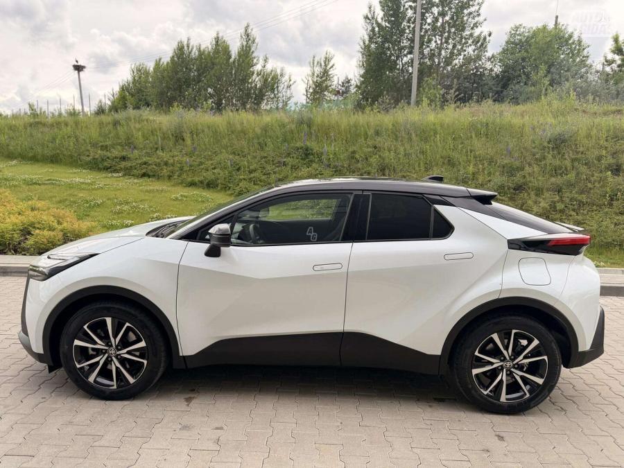 Balts Toyota C-HR 2025 Viļņa, ar dzinēja tilpumu 2.00 L un nobraukumu 15 tūkst. km par 33500 €, foto 9 vietnē AUTOMOTO.COM.LV