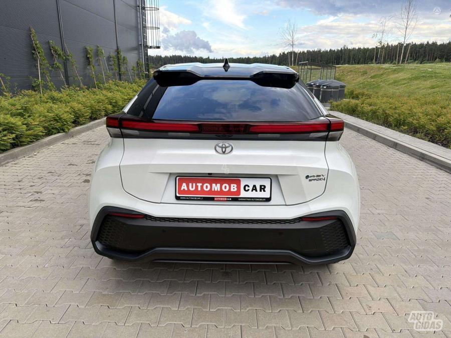 White Toyota C-HR 2025 in Vilnius, with an engine capacity of 2.00 L and mileage of 8 thousand km for 32900 €, photo 14 on AUTOMOTO.COM.LV