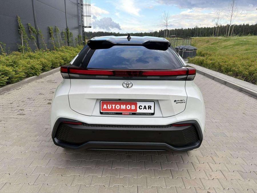 Balts Toyota C-HR 2025 Viļņa, ar dzinēja tilpumu 1.99 L un nobraukumu 8 tūkst. km par 32900 €, foto 14 vietnē AUTOMOTO.COM.LV