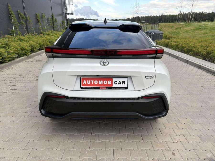 Balts Toyota C-HR 2025 Viļņa, ar dzinēja tilpumu 1.99 L un nobraukumu 8 tūkst. km par 32900 €, foto 15 vietnē AUTOMOTO.COM.LV