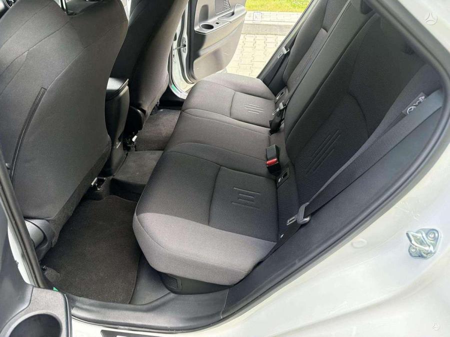 Balts Toyota C-HR 2025 Viļņa, ar dzinēja tilpumu 1.99 L un nobraukumu 8 tūkst. km par 32900 €, foto 21 vietnē AUTOMOTO.COM.LV