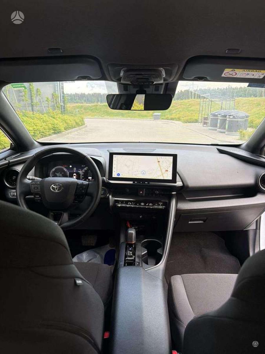 Balts Toyota C-HR 2025 Viļņa, ar dzinēja tilpumu 1.99 L un nobraukumu 8 tūkst. km par 32900 €, foto 26 vietnē AUTOMOTO.COM.LV