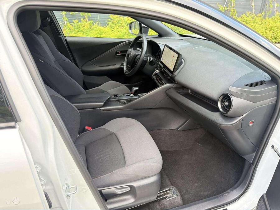 Balts Toyota C-HR 2025 Viļņa, ar dzinēja tilpumu 1.99 L un nobraukumu 8 tūkst. km par 32900 €, foto 30 vietnē AUTOMOTO.COM.LV