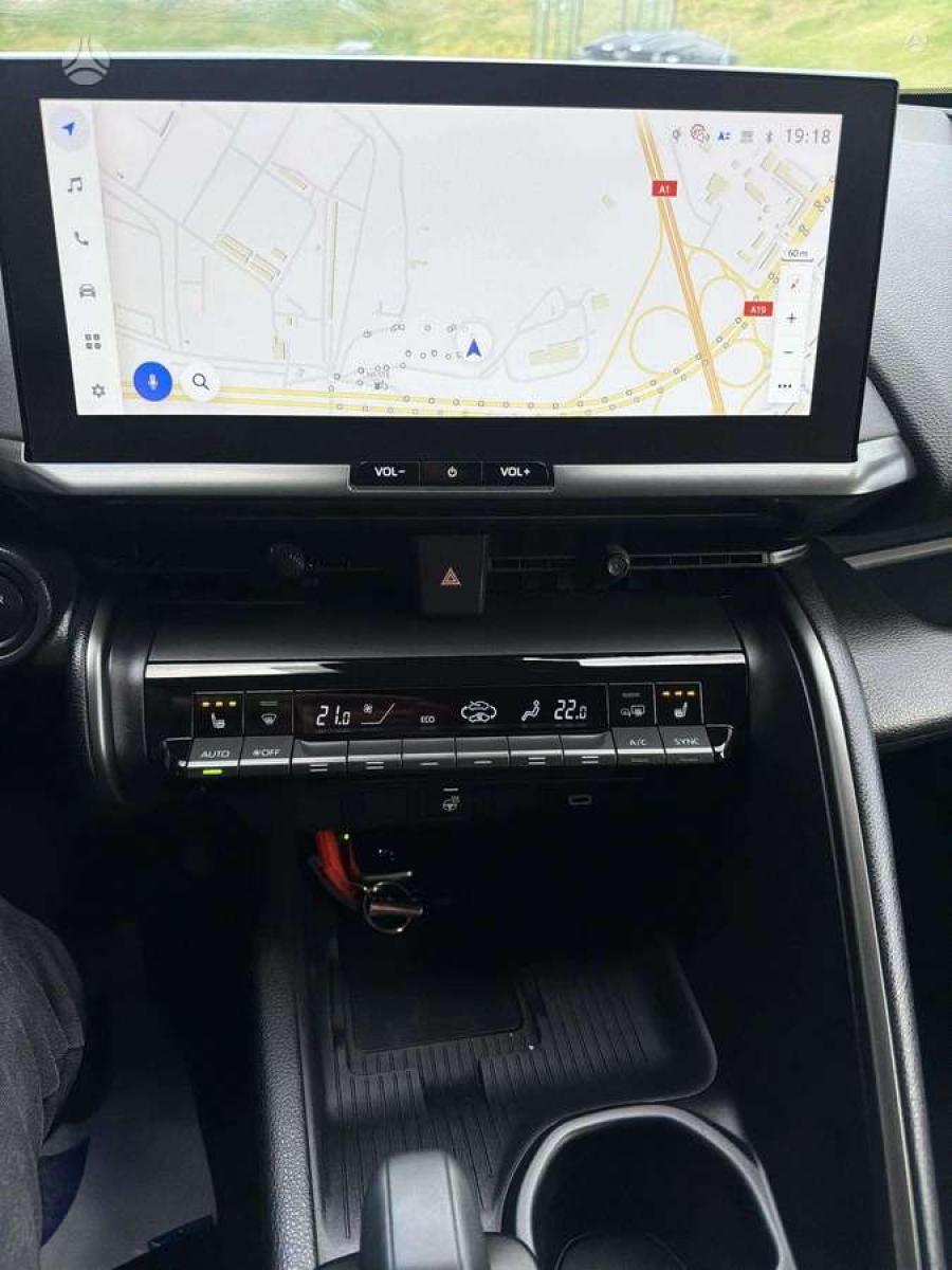 Balts Toyota C-HR 2025 Viļņa, ar dzinēja tilpumu 1.99 L un nobraukumu 8 tūkst. km par 32900 €, foto 40 vietnē AUTOMOTO.COM.LV