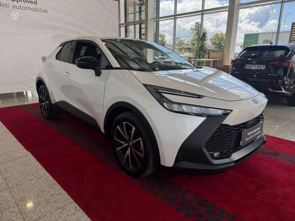 White Toyota C-HR 2025 in Siauliai, with an engine capacity of 1.99 L and mileage of 10 thousand km for 31900 €, photo 2 on AUTOMOTO.COM.LV