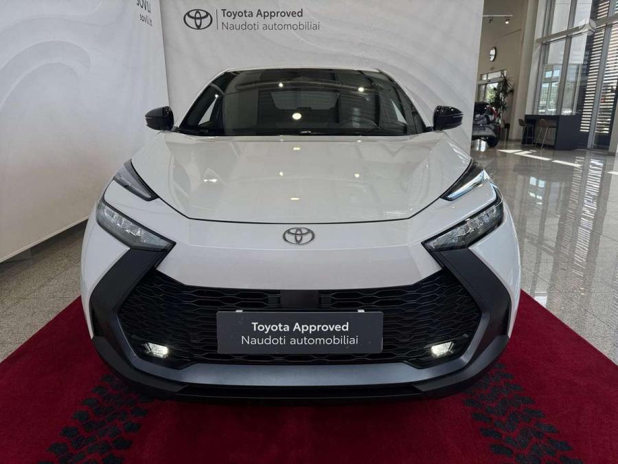 Balts Toyota C-HR 2025 Šauļi, ar dzinēja tilpumu 1.99 L un nobraukumu 10 tūkst. km par 31900 €, foto 4 vietnē AUTOMOTO.COM.LV