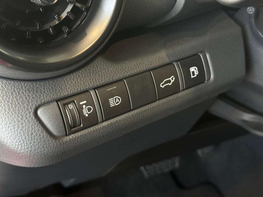 Balts Toyota C-HR 2025 Šauļi, ar dzinēja tilpumu 1.99 L un nobraukumu 10 tūkst. km par 31900 €, foto 14 vietnē AUTOMOTO.COM.LV