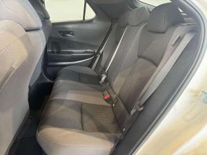 Balts Toyota C-HR 2025 Šauļi, ar dzinēja tilpumu 1.99 L un nobraukumu 10 tūkst. km par 31900 €, foto 25 vietnē AUTOMOTO.COM.LV