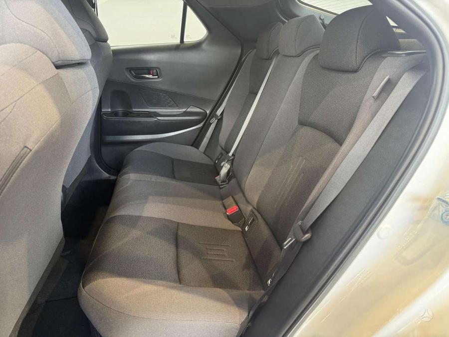 Balts Toyota C-HR 2025 Šauļi, ar dzinēja tilpumu 1.99 L un nobraukumu 10 tūkst. km par 31900 €, foto 25 vietnē AUTOMOTO.COM.LV