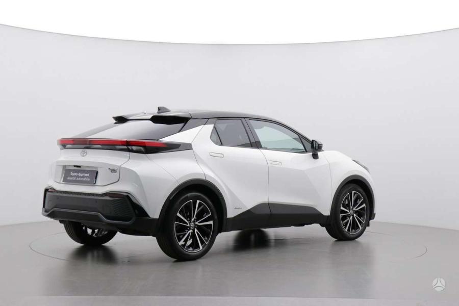 Balts Toyota C-HR 2025 Viļņa, ar dzinēja tilpumu 1.99 L un nobraukumu 21 tūkst. km par 41900 €, foto 4 vietnē AUTOMOTO.COM.LV
