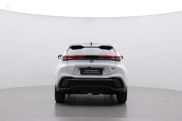 Белый Тойота C-HR 2025 в Вильнюс, объемом двигателя 1.99 л и пробегом 21 тыс. км за 41900 €, фото 5 на AUTOMOTO.COM.LV