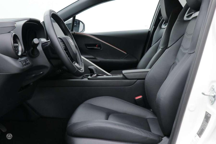 Balts Toyota C-HR 2025 Viļņa, ar dzinēja tilpumu 1.99 L un nobraukumu 21 tūkst. km par 41900 €, foto 13 vietnē AUTOMOTO.COM.LV