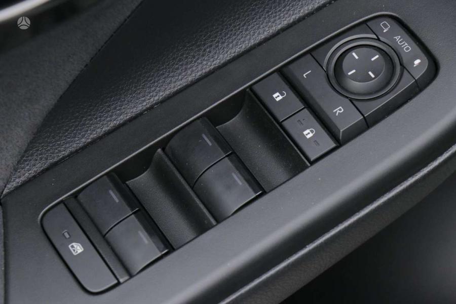 Balts Toyota C-HR 2025 Viļņa, ar dzinēja tilpumu 1.99 L un nobraukumu 21 tūkst. km par 41900 €, foto 27 vietnē AUTOMOTO.COM.LV