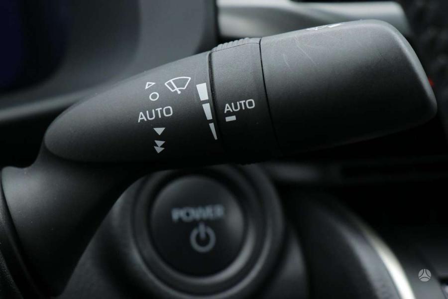 Balts Toyota C-HR 2025 Viļņa, ar dzinēja tilpumu 1.99 L un nobraukumu 21 tūkst. km par 41900 €, foto 37 vietnē AUTOMOTO.COM.LV