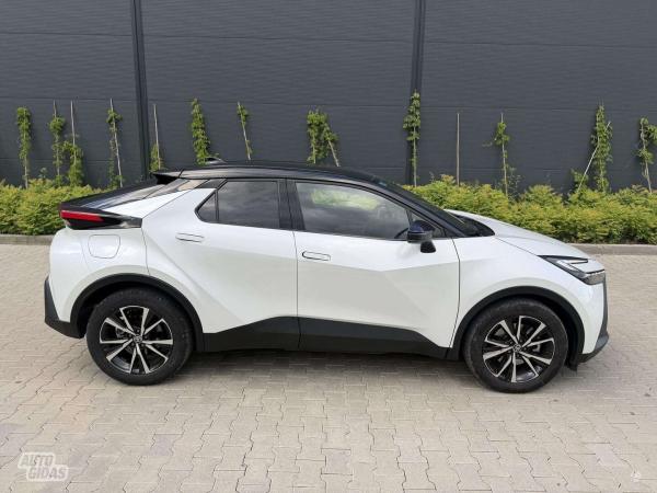 Balts Toyota C-HR 2025 Viļņa, ar dzinēja tilpumu 2.00 L un nobraukumu 8 tūkst. km par 32900 €, foto 9 vietnē AUTOMOTO.COM.LV