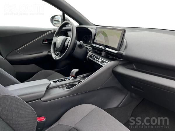 White Toyota C-HR 2025 in Riga, with an engine capacity of 1.80 L and mileage of 10 thousand km for 29490 €, photo 6 on AUTOMOTO.COM.LV