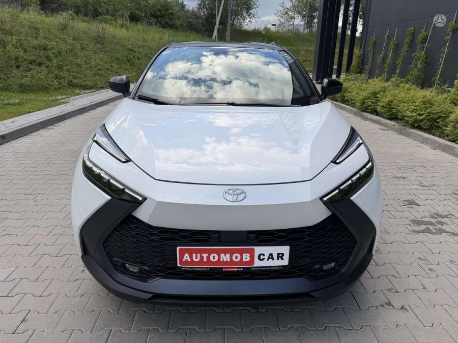 Белый Тойота C-HR 2025 в Вильнюс, объемом двигателя 1.99 л и пробегом 8 тыс. км за 32900 €, фото 6 на AUTOMOTO.COM.LV