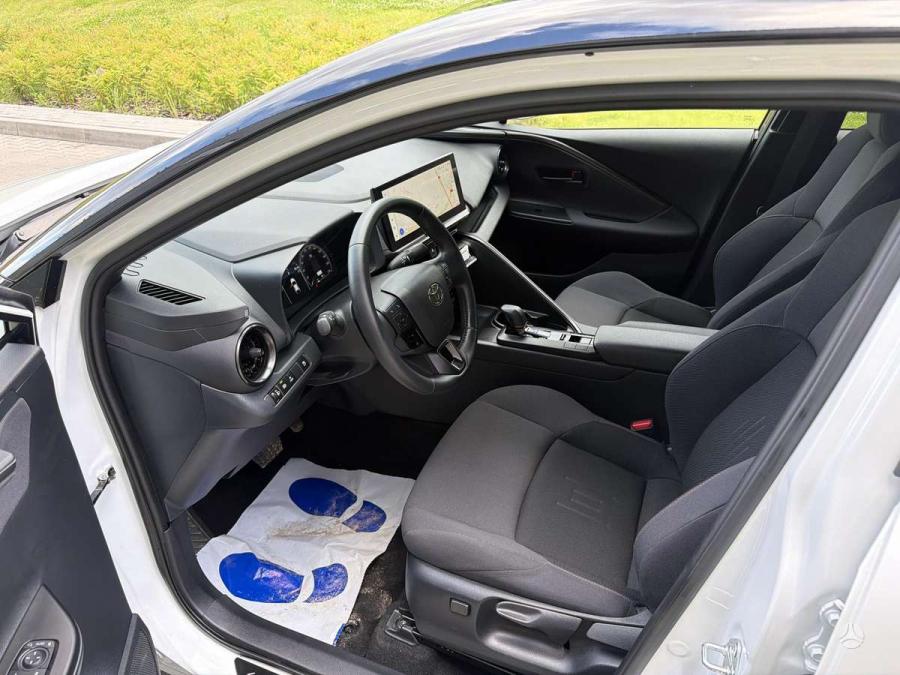 Белый Тойота C-HR 2025 в Вильнюс, объемом двигателя 1.99 л и пробегом 8 тыс. км за 32900 €, фото 34 на AUTOMOTO.COM.LV