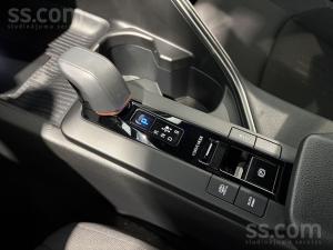 Balts Toyota C-HR 2025 Ventspils, ar dzinēja tilpumu 2.00 L un nobraukumu 41 tūkst. km par 31900 €, foto 17 vietnē AUTOMOTO.COM.LV