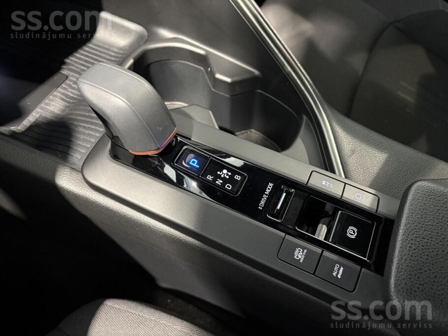 Balts Toyota C-HR 2025 Ventspils, ar dzinēja tilpumu 2.00 L un nobraukumu 41 tūkst. km par 31900 €, foto 17 vietnē AUTOMOTO.COM.LV