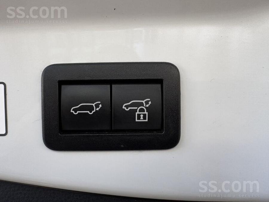 Balts Toyota C-HR 2025 Ventspils, ar dzinēja tilpumu 2.00 L un nobraukumu 41 tūkst. km par 31900 €, foto 26 vietnē AUTOMOTO.COM.LV