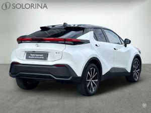 Белый Тойота C-HR 2025 в Клайпеда, объемом двигателя 1.80 л и пробегом 54 тыс. км за 27000 €, фото 3 на AUTOMOTO.COM.LV