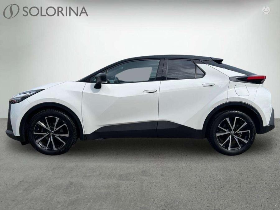 Белый Тойота C-HR 2025 в Клайпеда, объемом двигателя 1.80 л и пробегом 54 тыс. км за 27000 €, фото 4 на AUTOMOTO.COM.LV