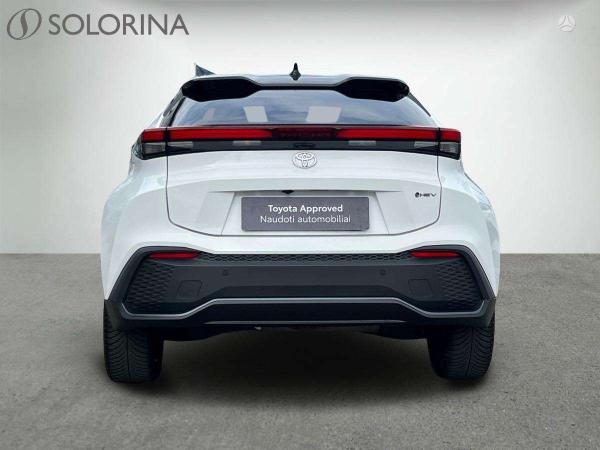 White Toyota C-HR 2025 in Klaipeda, with an engine capacity of 1.80 L and mileage of 54 thousand km for 27000 €, photo 4 on AUTOMOTO.COM.LV