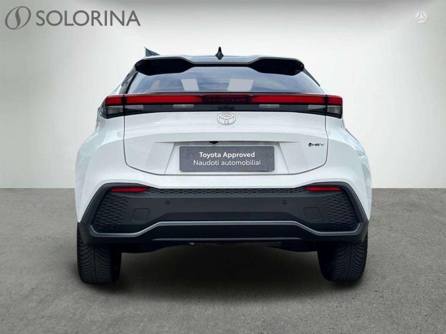 Белый Тойота C-HR 2025 в Клайпеда, объемом двигателя 1.80 л и пробегом 54 тыс. км за 27000 €, фото 5 на AUTOMOTO.COM.LV