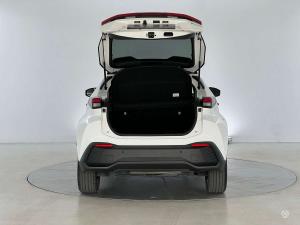 Белый Тойота C-HR 2025 в Вильнюс, объемом двигателя 1.99 л и пробегом 13 тыс. км за 32900 €, фото 11 на AUTOMOTO.COM.LV