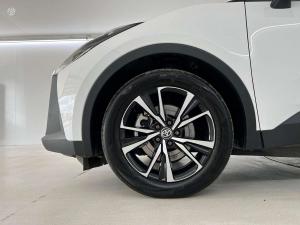 Белый Тойота C-HR 2025 в Вильнюс, объемом двигателя 1.99 л и пробегом 13 тыс. км за 32900 €, фото 16 на AUTOMOTO.COM.LV