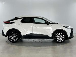Белый Тойота C-HR 2025 в Вильнюс, объемом двигателя 1.99 л и пробегом 13 тыс. км за 32900 €, фото 17 на AUTOMOTO.COM.LV