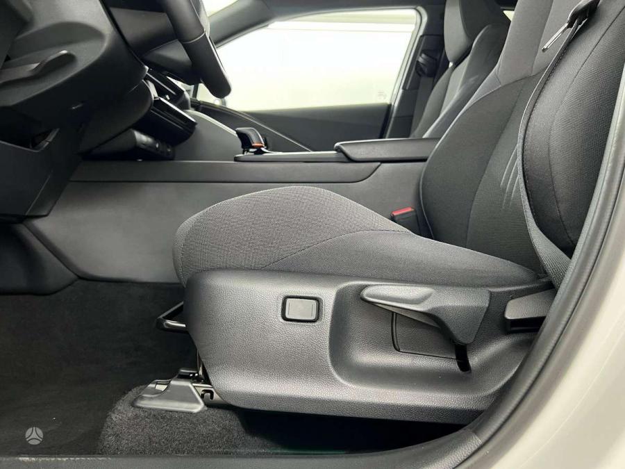 Белый Тойота C-HR 2025 в Вильнюс, объемом двигателя 1.99 л и пробегом 13 тыс. км за 32900 €, фото 26 на AUTOMOTO.COM.LV