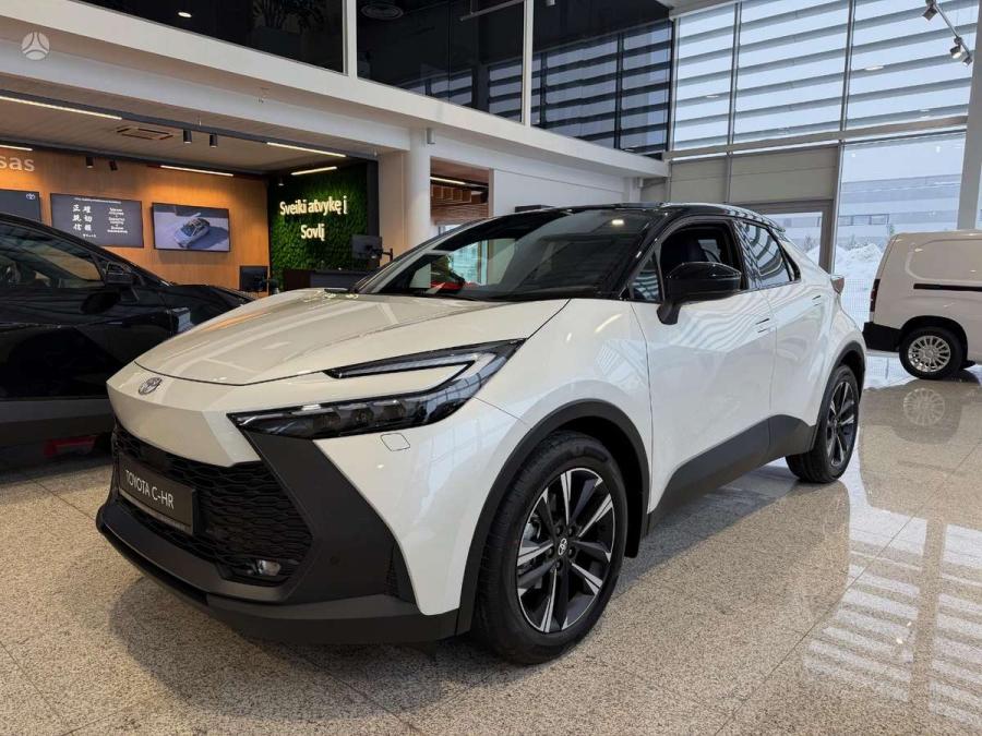 Balts Toyota C-HR 2026 Šauļi, ar dzinēja tilpumu 1.80 L un nobraukumu 8 tūkst. km par 35700 €, foto 1 vietnē AUTOMOTO.COM.LV