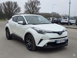 Белый Тойота C-HR 2017 в Таураге, объемом двигателя 1.80 л и пробегом 220 тыс. км за 15200 €, фото 3 на AUTOMOTO.COM.LV