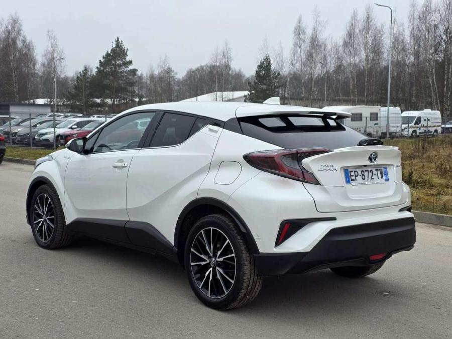 Белый Тойота C-HR 2017 в Таураге, объемом двигателя 1.80 л и пробегом 220 тыс. км за 15200 €, фото 5 на AUTOMOTO.COM.LV