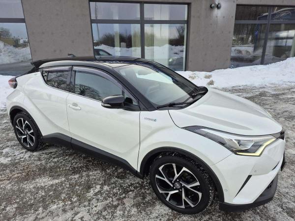 White Toyota C-HR 2017 in Taurage, with an engine capacity of 1.80 L and mileage of 176 thousand km for 12900 €, photo 10 on AUTOMOTO.COM.LV